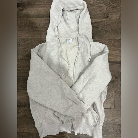 Tops | Aritzia Mega Zip Up Broken Zipper | Poshmark
